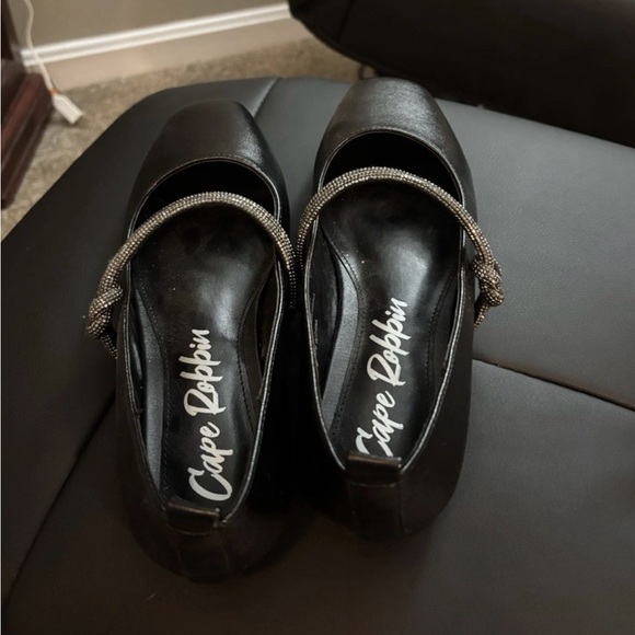 Cape Robbin | Shoes | Cape Robbin Black Flats With Silver Detailing ...